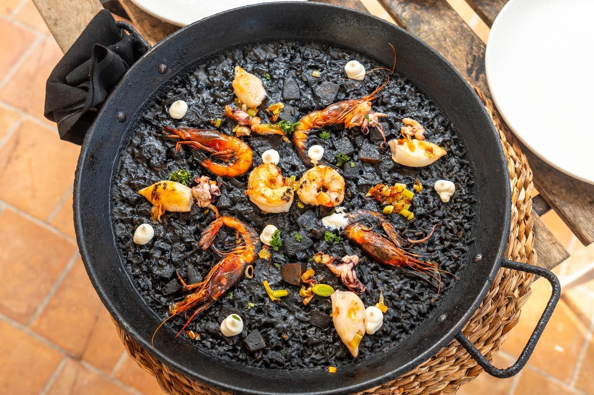 Black Rice Paella Recipe (Arroz Negro) – Ibérico Taste